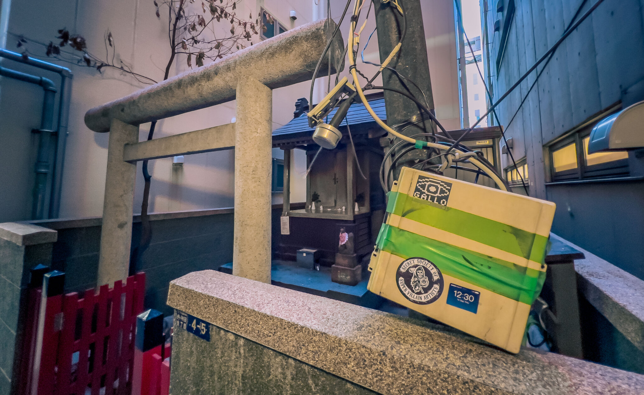 Akihabara’s Hidden Shrine - Looking Between Tokyo’s Streets | Yatta-Tachi